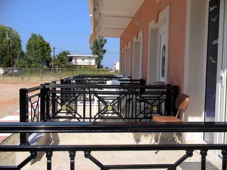 ΕΝΟΙΚΙΑΖΟΜΕΝΑ ΔΩΜΑΤΙΑ | KOUZELIS APARTMENTS | ΙΣΤΙΑΙΑ ΕΥΒΟΙΑ ...