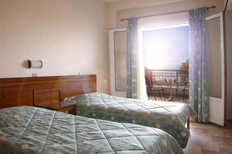 ΞΕΝΟΔΟΧΕΙΟ-ΕΣΤΙΑΤΟΡΙΟ | AKROGIALI HOTEL & STUDIOS | ΚΑΛΟ ΝΕΡΟ ...