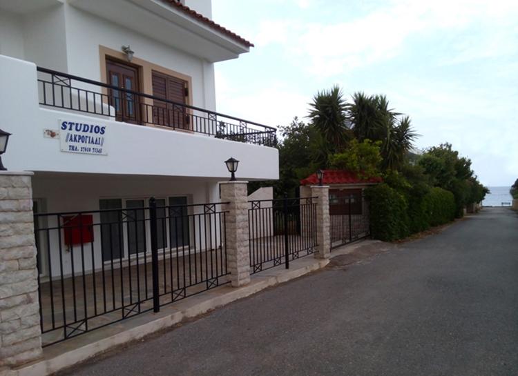 ΞΕΝΟΔΟΧΕΙΟ-ΕΣΤΙΑΤΟΡΙΟ | AKROGIALI HOTEL & STUDIOS | ΚΑΛΟ ΝΕΡΟ ...