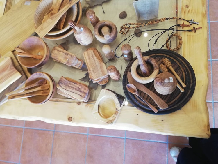 ΠΑΡΑΔΟΣΙΑΚΑ ΠΡΟΪΟΝΤΑ ΜΗΛΙΕΣ ΒΟΛΟΣ | ΜΕΛΙΣΤΑΛΑΧΤΟ - Greekcatalog.net