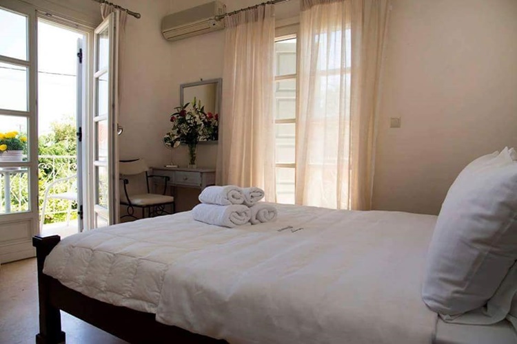 ΕΝΟΙΚΙΑΖΟΜΕΝΑ ΔΩΜΑΤΙΑ ΣΠΕΤΣΕΣ | MIMOZA STUDIO APARTMENTS (ΜΠΗ ΜΑΡΙΑ Γ ...