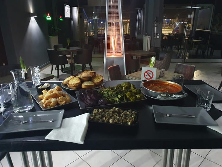 ΚΑΦΕ ΜΕΖΕΔΟΠΩΛΕΙΟ ΝΕΑ ΑΡΤΑΚΗ | SAGA CAFE - Greekcatalog.net