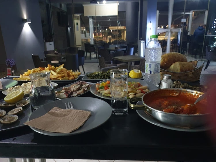 ΚΑΦΕ ΜΕΖΕΔΟΠΩΛΕΙΟ ΝΕΑ ΑΡΤΑΚΗ | SAGA CAFE - Greekcatalog.net