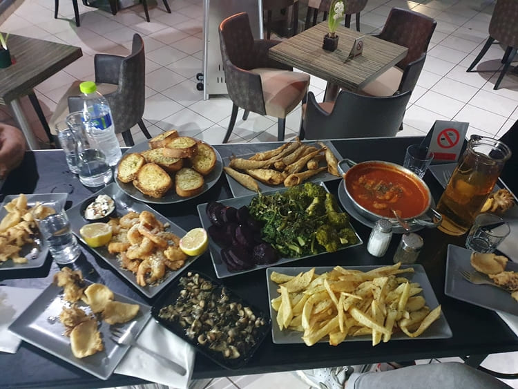 ΚΑΦΕ ΜΕΖΕΔΟΠΩΛΕΙΟ ΝΕΑ ΑΡΤΑΚΗ | SAGA CAFE - Greekcatalog.net