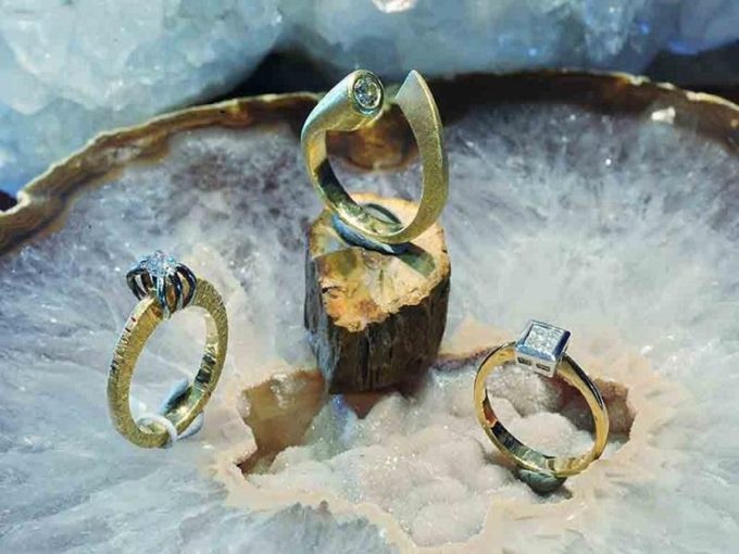 ΚΟΣΜΗΜΑΤΟΠΩΛΕΙΟ | ΛΑΡΙΣΑ ΚΕΝΤΡΟ | SAKALIDIS ART - Greekcatalog.net